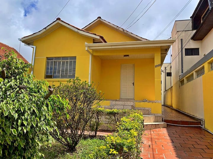 (Promo) Casa Grande E Com Garagem Em Curitiba - Curitiba