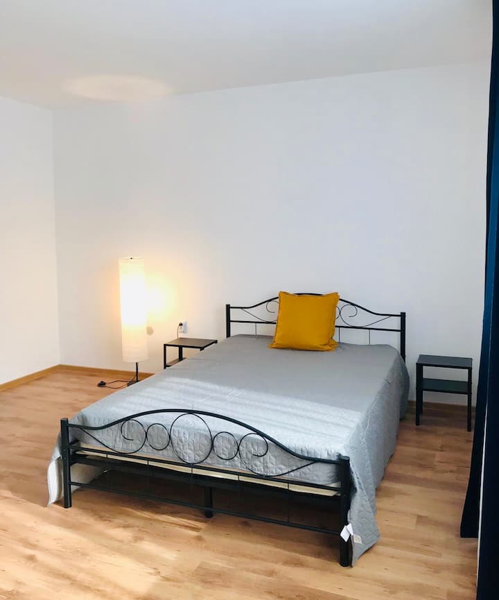 Red Private Double Bedroom In 3bed Apt - Cluj-Napoca