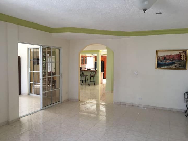 A Cozy House For An Affordable Price. - Port-au-Prince