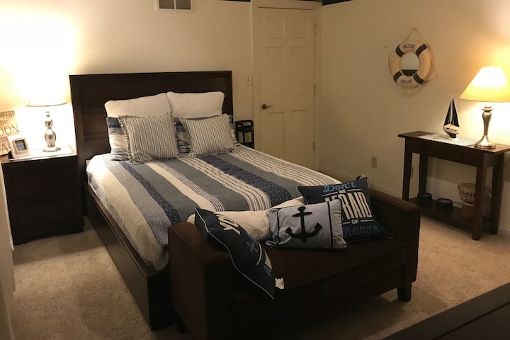 Spacious, Comfortable, Nautical Bedroom, Queen Bed - Racine, WI