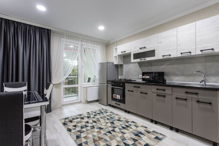 Cozy 1-bedroom Flat With Balcony & Great Location - Moldova