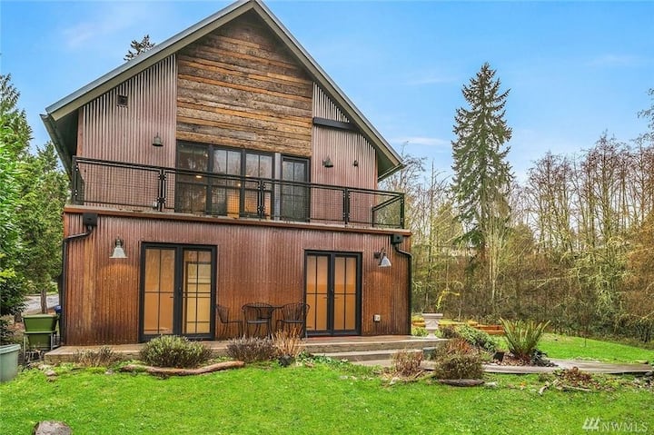 A Modern Retreat Amidst The Wilderness In Kenmore - カークランド, WA