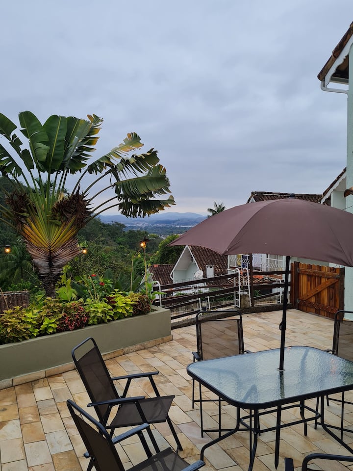 Casa Em Penedo Com Vista  Montanhas! Con. Fechado! - Penedo