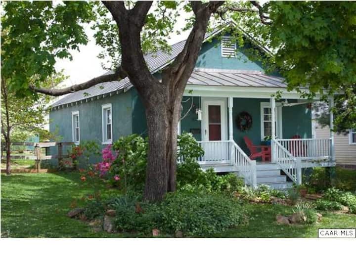 Belmont Fun, Come Sit On The Front Porch! - Charlottesville, VA