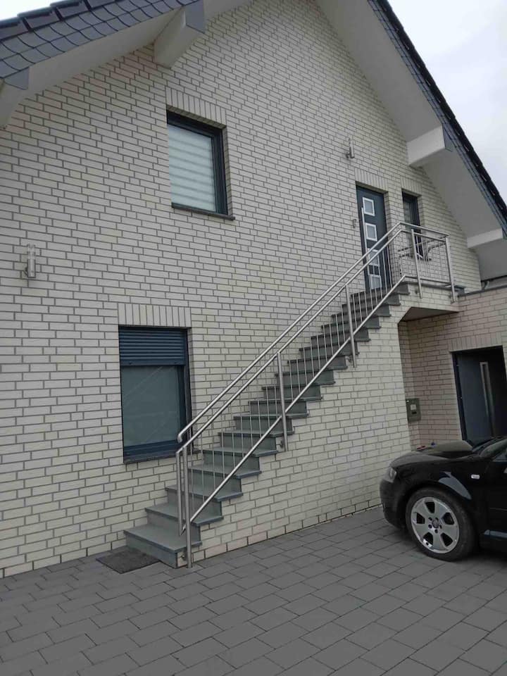 Große Und Schöne Wohnung In Zentraler Lage - Burscheid