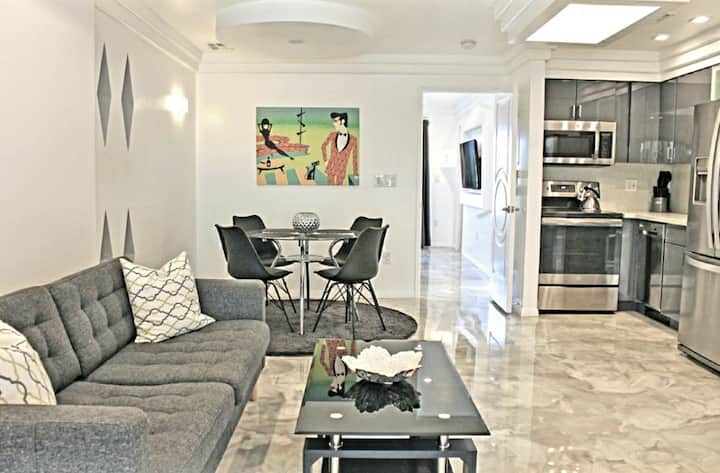 ▪Biarritz Downtown - New Modern - Pool ,Spa,tennis - Palm Springs, CA