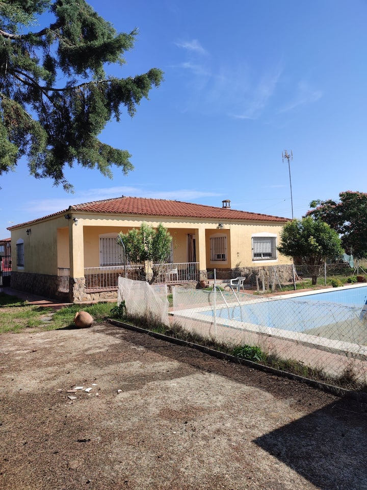 Chalet Afueras De Coria - Coria
