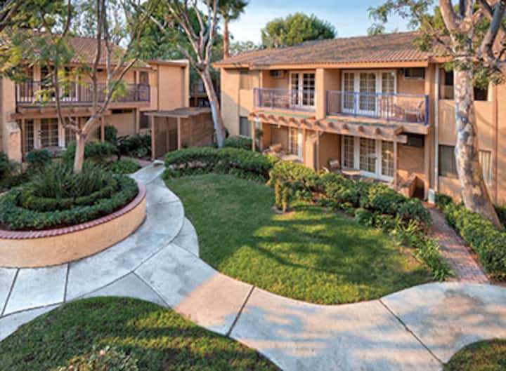 Dolphin Cove Family Resort - Anaheim