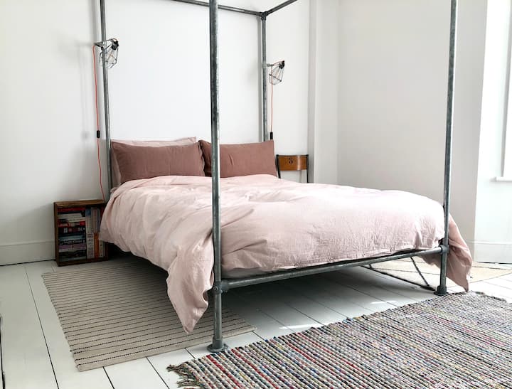 Park Pad Bath
Free Parking Minutes From Centre - Bath