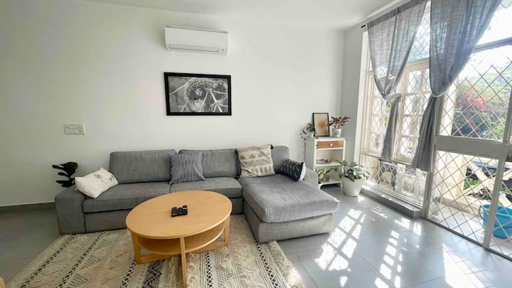 F18 India - Modern Boho Bedroom With Balcony - 101 - New Delhi