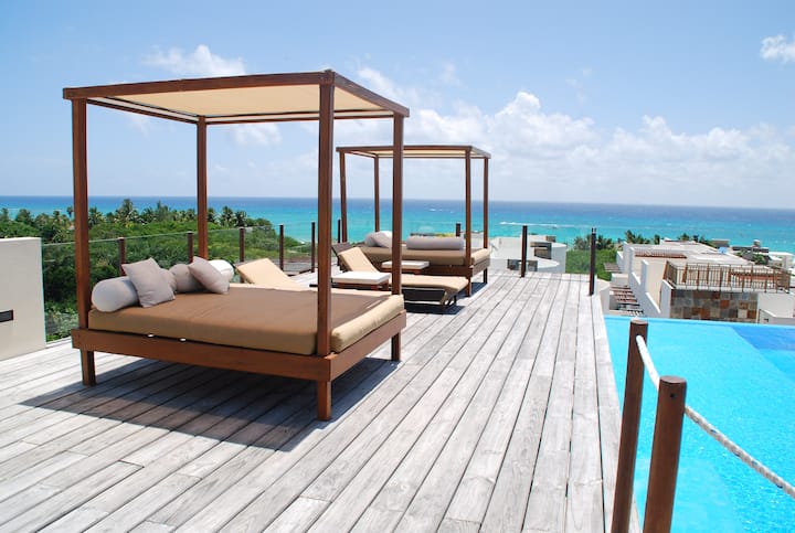 Beach 1 Block, 3 Bedroom, Roof Pool W/ Cabanas - Playa del Carmen