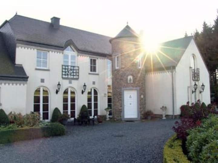 Maison Charmante En Luxembourg - Manhay