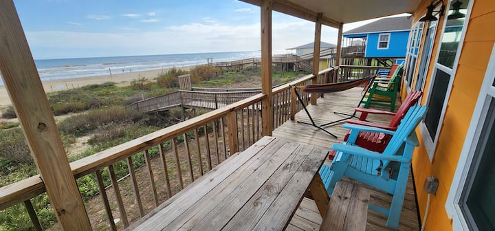 Sun Kissed Retreat, Front Row! Beachfront! Beauty! - Surfside Beach, TX