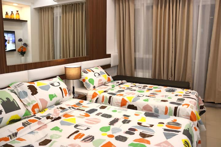 Serene Cool Suites With Balcony, Wifi & Netflix. - Tagaytay