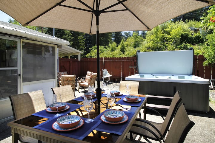 Stay Awhile Open Friendsgiving! Fireplace+hot Tub - Guerneville, CA