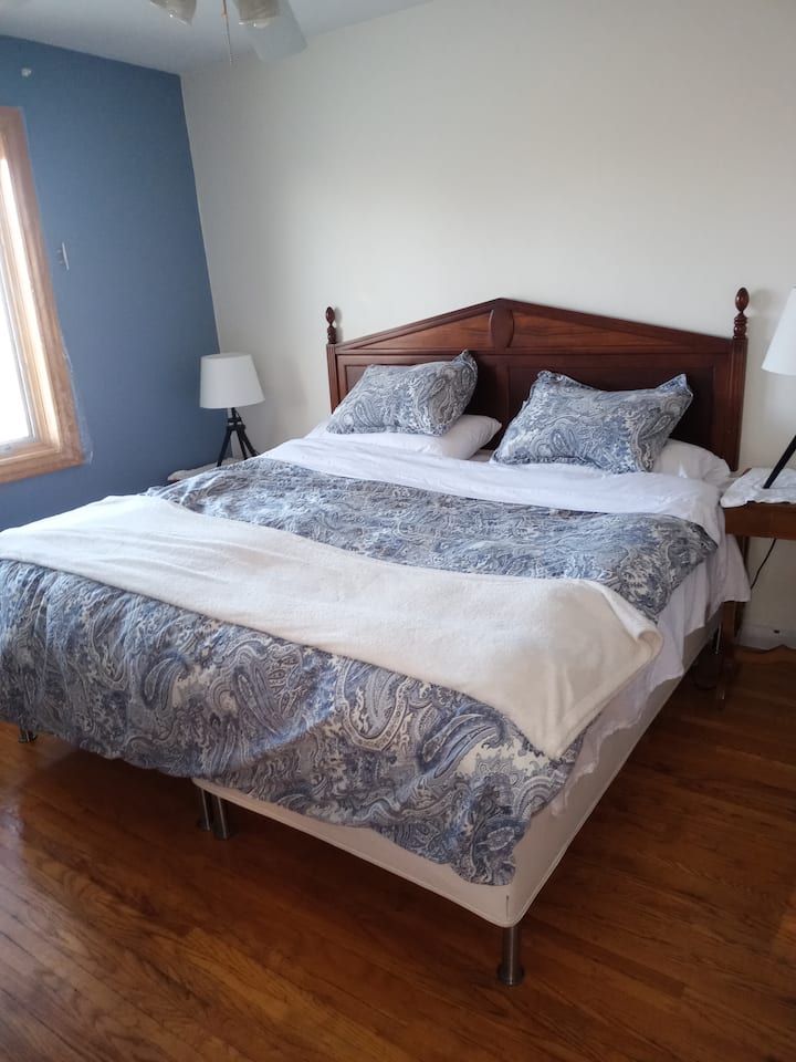 Home Near Humber South/ 10 Min Walk To Mimico Go - Toronto