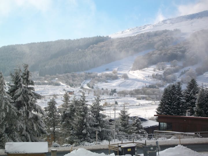 Agréable Appartement Pour 4 Personnes Super Besse - Puy de Sancy
