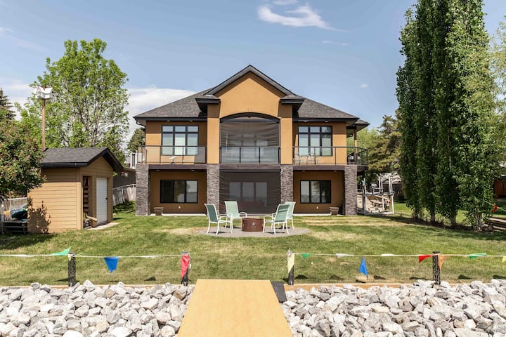 Glenevis Vacation Rentals & Homes - Alberta, Canada | Airbnb