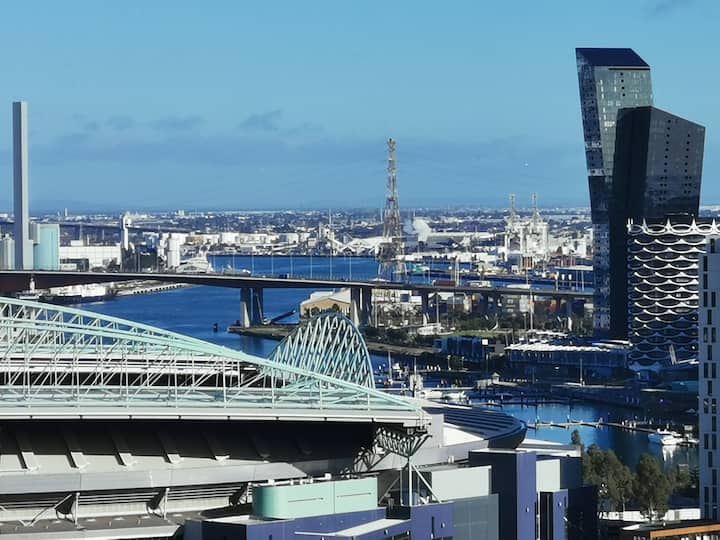 Cbd 2b1b Pool Gym Free Tram Zone Skybus Train Hub - Melbourne