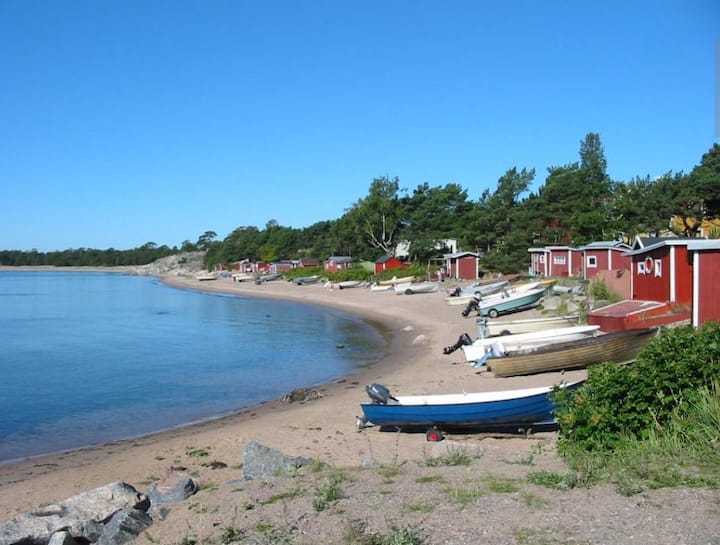 Huone Ja Pieni Keittiö, Tilava Wc+suihku - Hanko