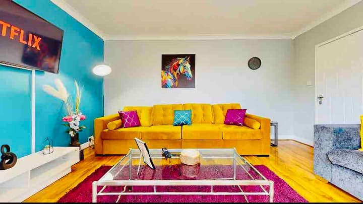 Stylish 3 Bed Bungalow |Contractors | Relocations - Hinckley