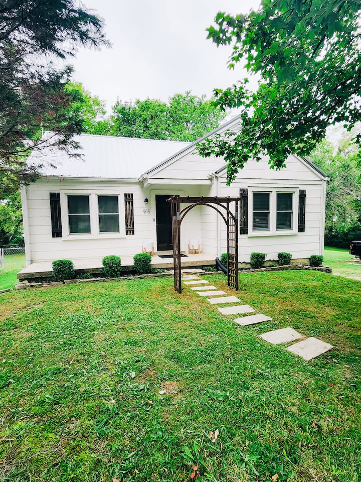 Muletown Cozy Cottage - Columbia, TN