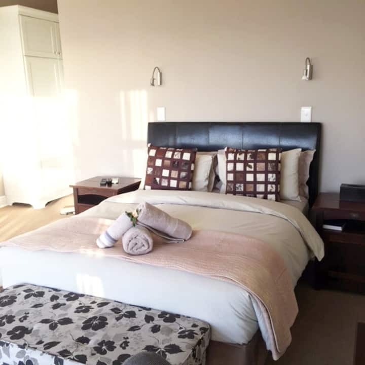 Fairway Guest House - Non-sea Facing Room - Umhlanga