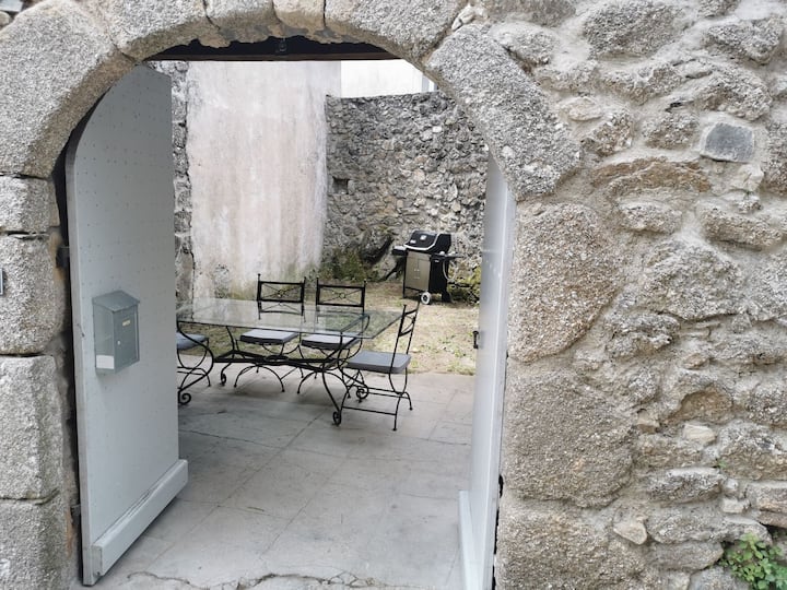 Maison Cevenole Typique Du Xveme Siècle - Le Vigan