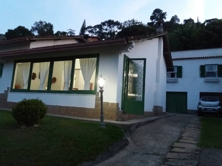 Nogueira. Perto De Itaipava.
Casa Com 4 Quartos. - Petrópolis
