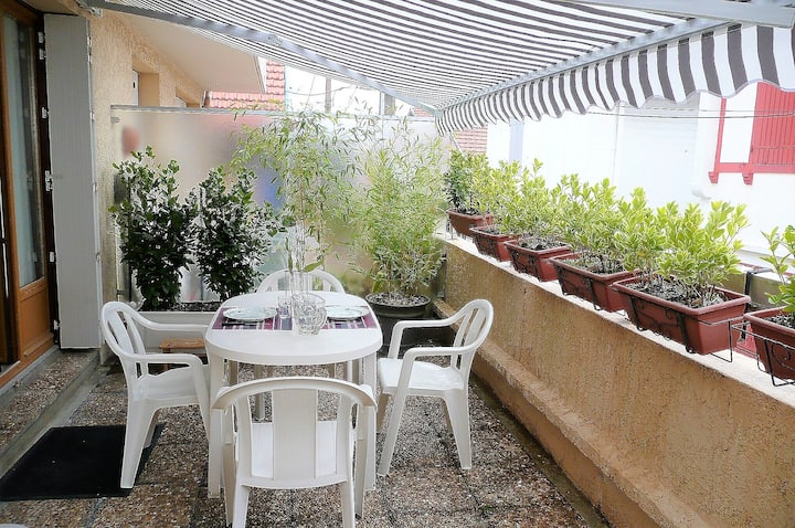 Studio Avec Terrasse , 2 Pers .Quartier Calme - Biarritz