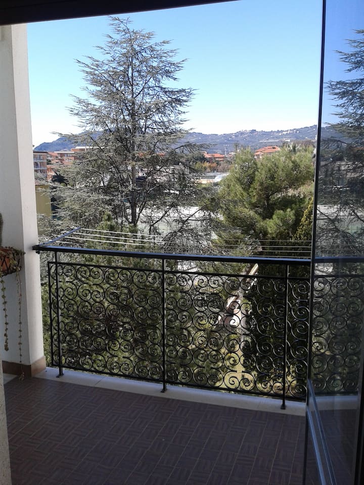 Appartamento 4/6 Posti Letto A 300m Dal Mare - Diano Marina