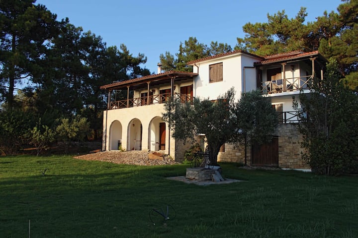Villa King Filippos By The Sea - 哈爾基季基州
