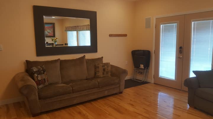 Charming Private Bedroom Near Zion! - 리즈