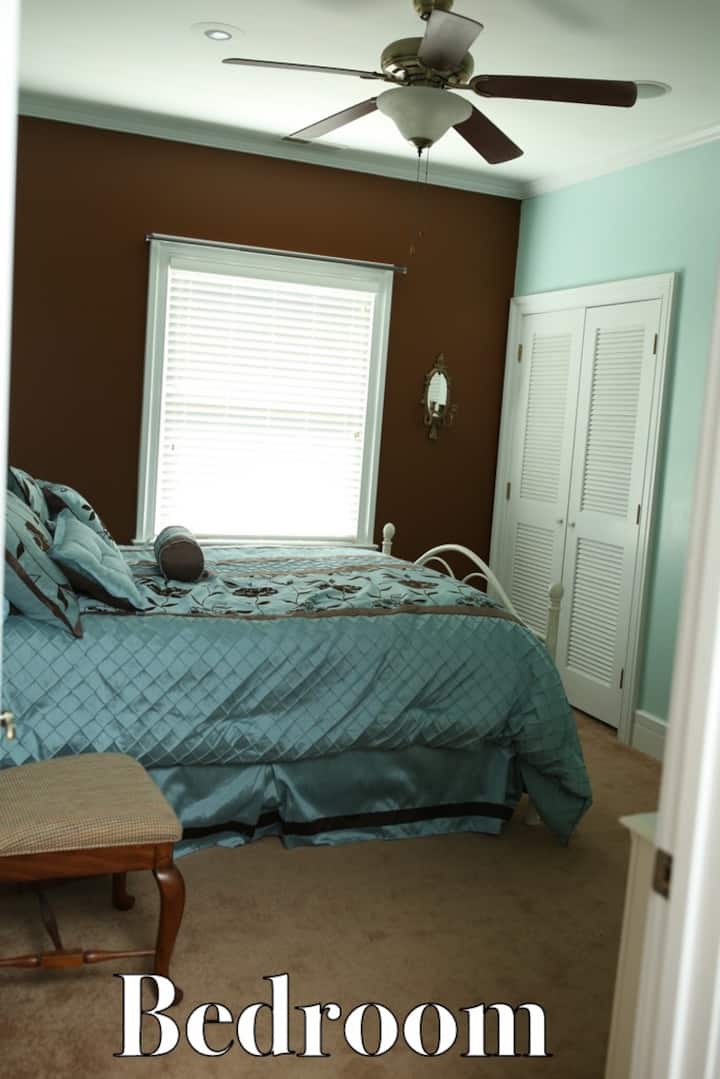 W Knox Big Room Weekly, Monthly Rates Available - Knoxville, TN
