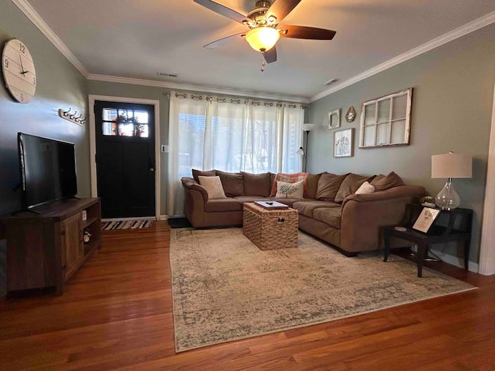Cozy Corner At Colonial - Knoxville, TN