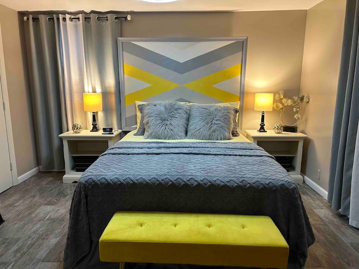 Lovely In-law Suite Apt /Small Terrace - The Bronx, NY