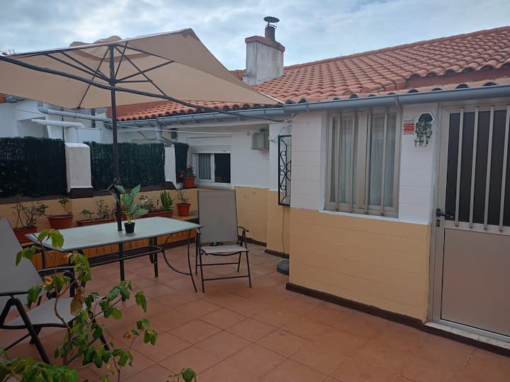Casita En Planta Baja Con Patio En Santander - Santander
