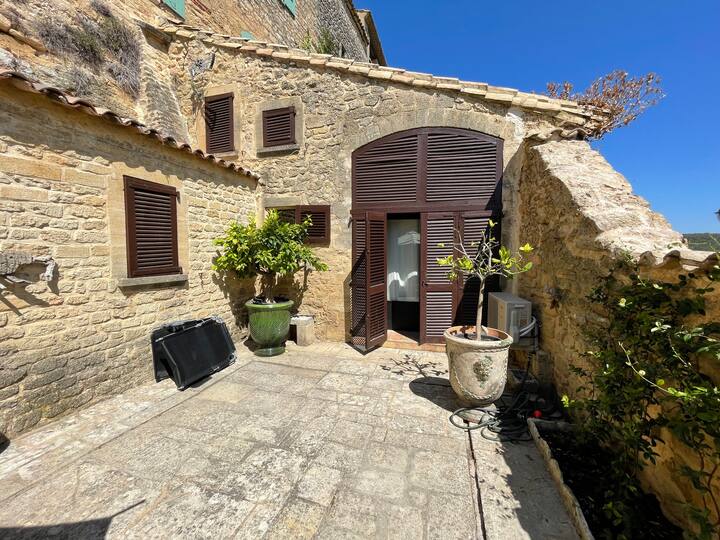 Charmante Maison De Village Avec Ext. Et Parking. - Castillon-du-Gard