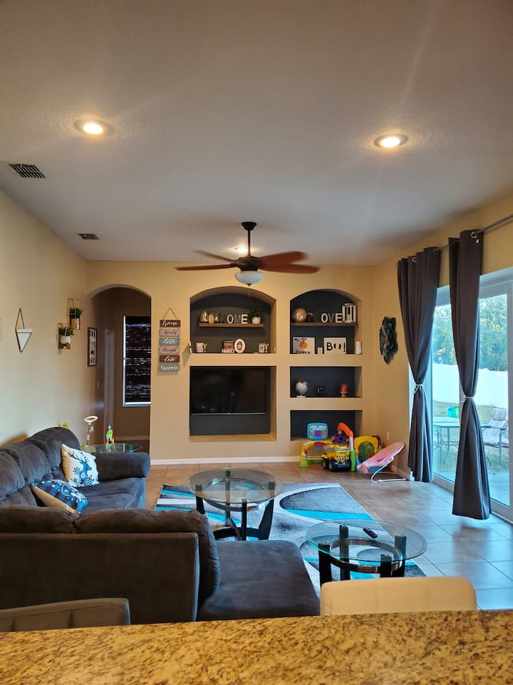 Amazing Location, Comfortable For Large Families . - Weeki Wachee, FL