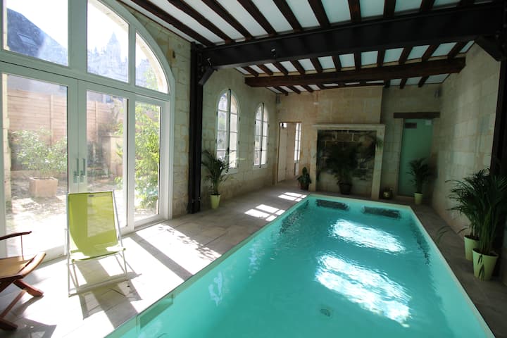 350 M2 / Maison Dans Le Cœur Historique De Saumur. - Saumur