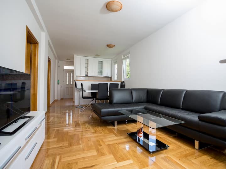 Two Bedroom Apartment - Second Floor - Budva