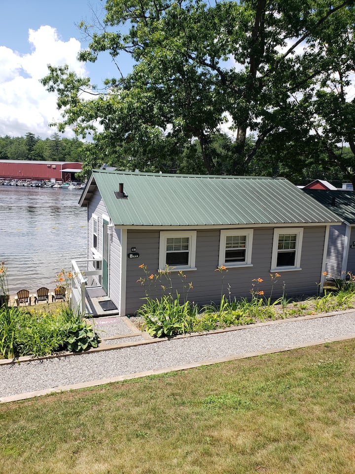 Lakefront Cottage On Beautiful Lake Winnipesaukee - Laconia, NH