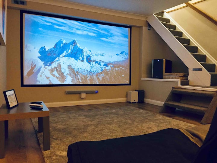 *New* Luxury Thames View Riverfront + Home Cinema - Essex