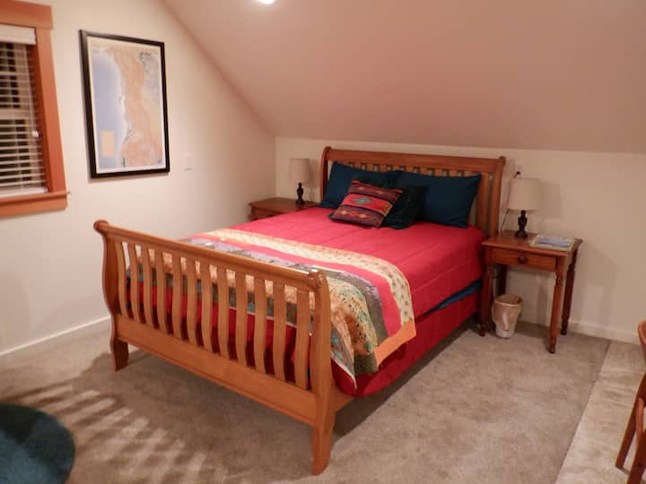 Guest Suite - Northeast Bend Chalet Home - Bend, OR