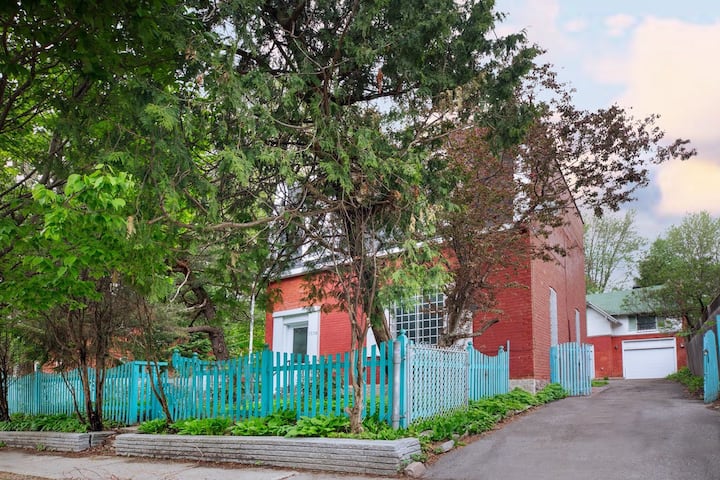 Clanranald Stables
Historical And Modern - Dorval