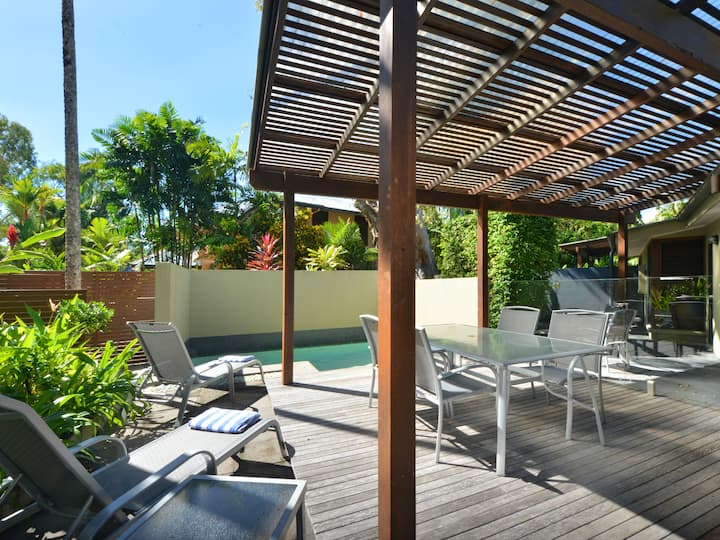 Cassowary Villa 1 - Short Walk To Beach And Town - Port Douglas