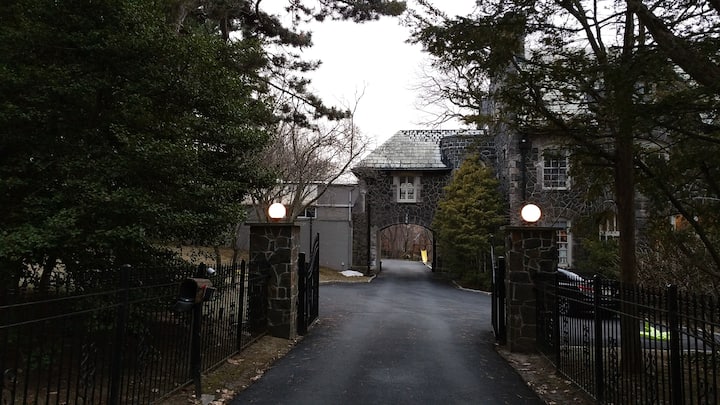 3 Br Apt On Serene Private Estate - Fieldston - Bronx NY