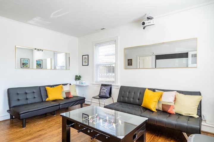 ☆3carpark▪walkscore 86▪netflix▪92"projector▪yard☆ - Richmond, VA