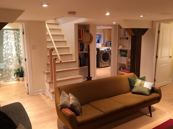 Ottawa (Westboro) | Cozy 2 Bedroom Guest Suite - Ottawa