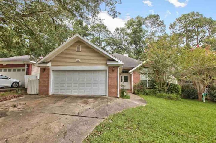 Beautiful Home #2 Of 2 10 Mins From Fsu & Downtown - Tallahassee, FL